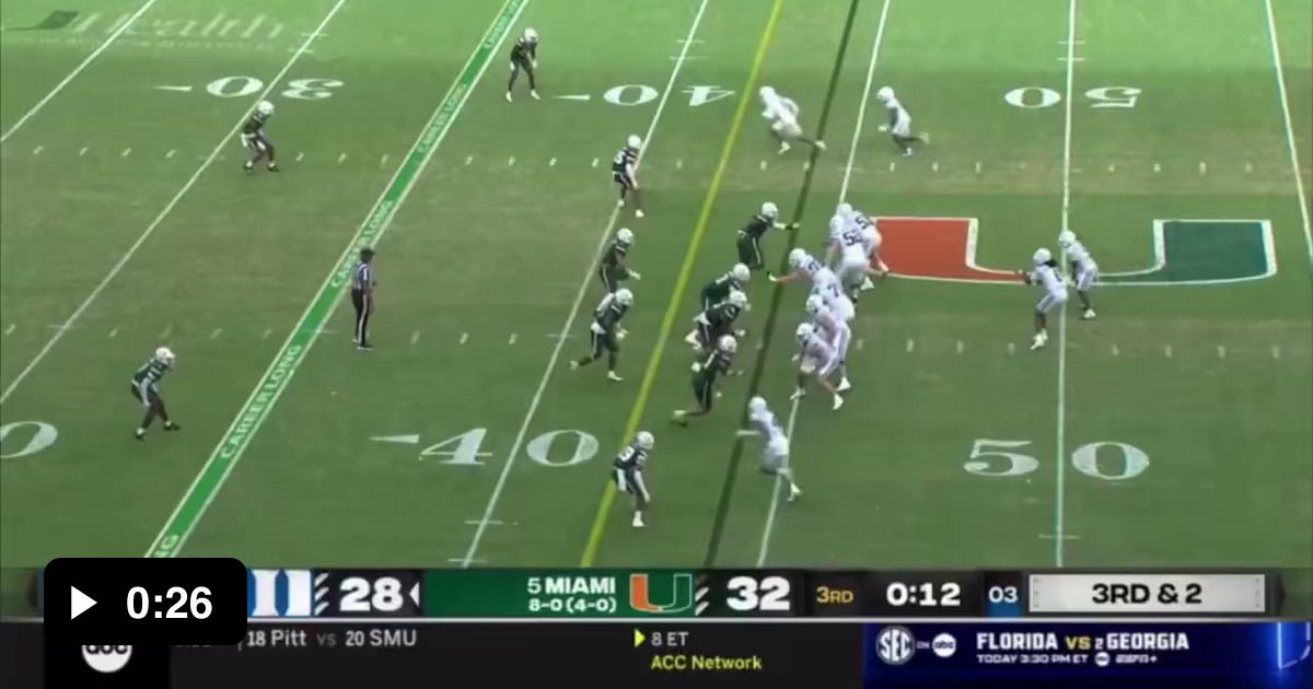 Duke’s Jordan Moore makes an insane grab from a bad throw vs Miami - 9GAG