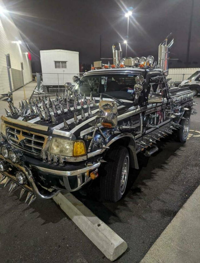 Feeling pretty. Might go out to the demonstration. - 9GAG