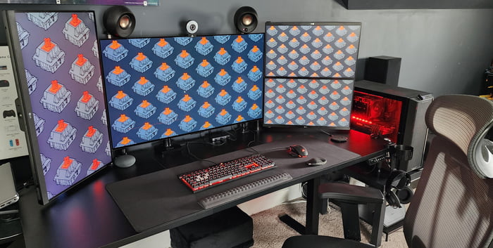 Desk Upgrade and New Monitor Layout - 9GAG