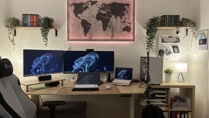 Improved WFH/Gaming Setup - 9GAG