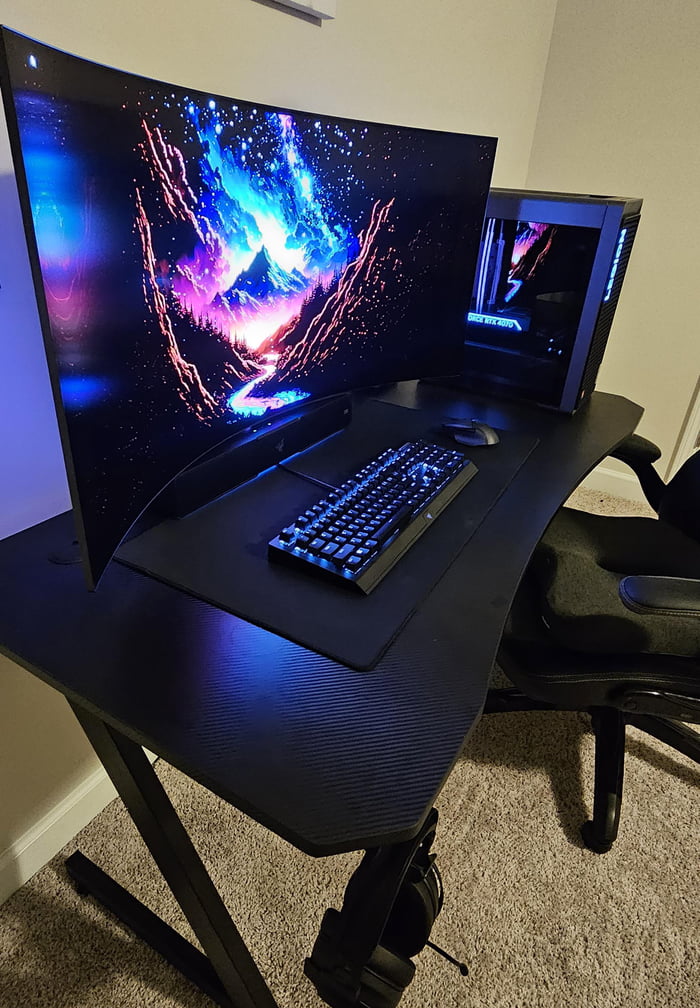Man the desk mount gives you so much more space - 9GAG