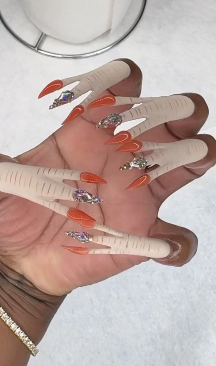Chicken feet nails - 9GAG
