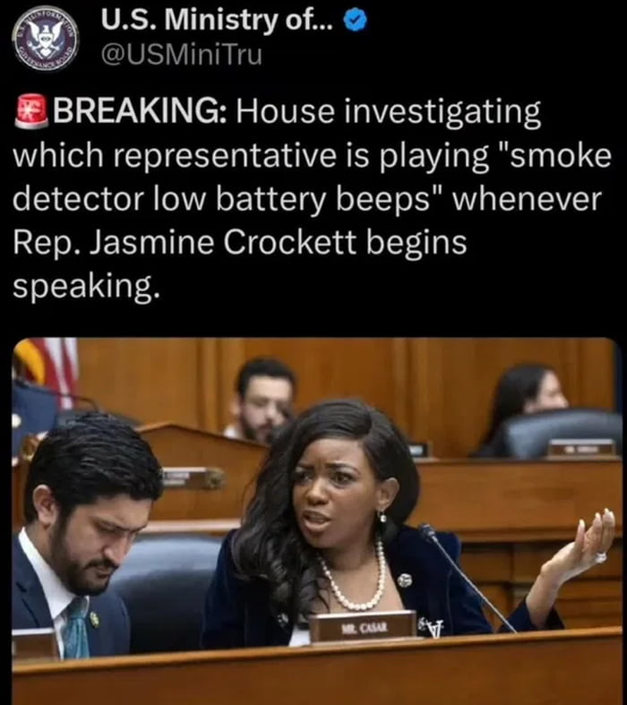 Ceiling Bird keeps following me. - 9GAG