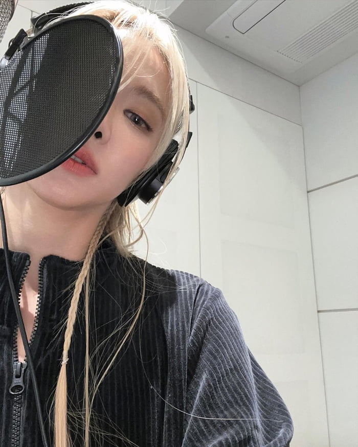 221128 Hyoyeon IG - 9GAG