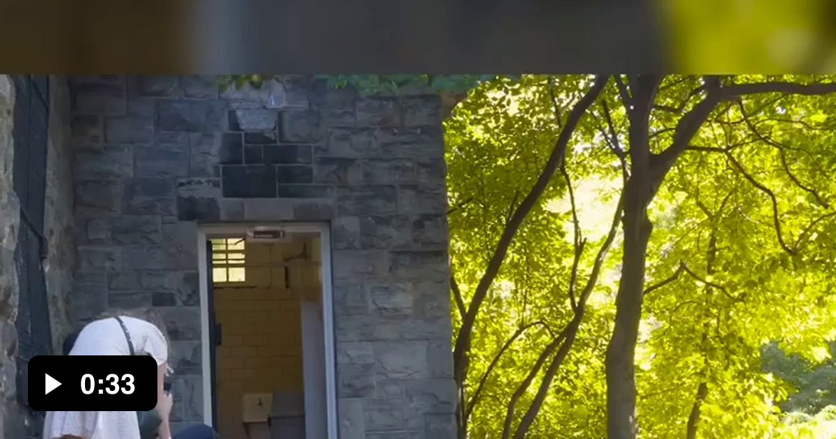 Hey Sharon, you gotta come see this - 9GAG