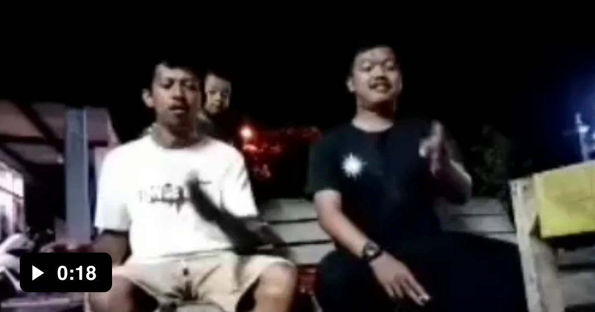 Bahaya main Lato-lato - 9GAG