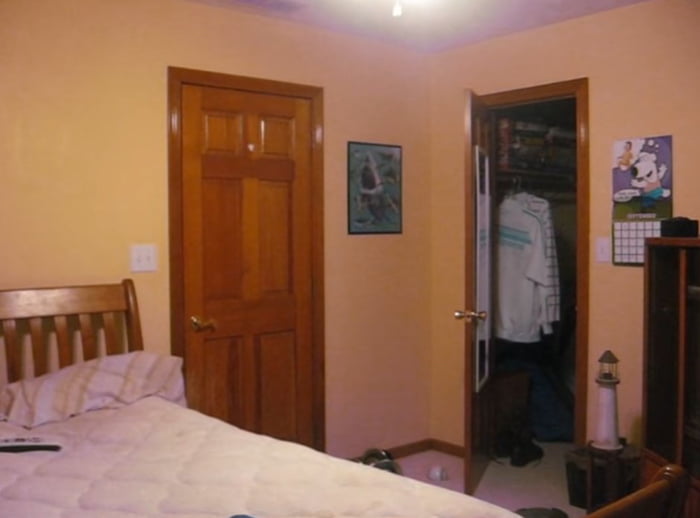 Just an ordinary bedroom - 9GAG