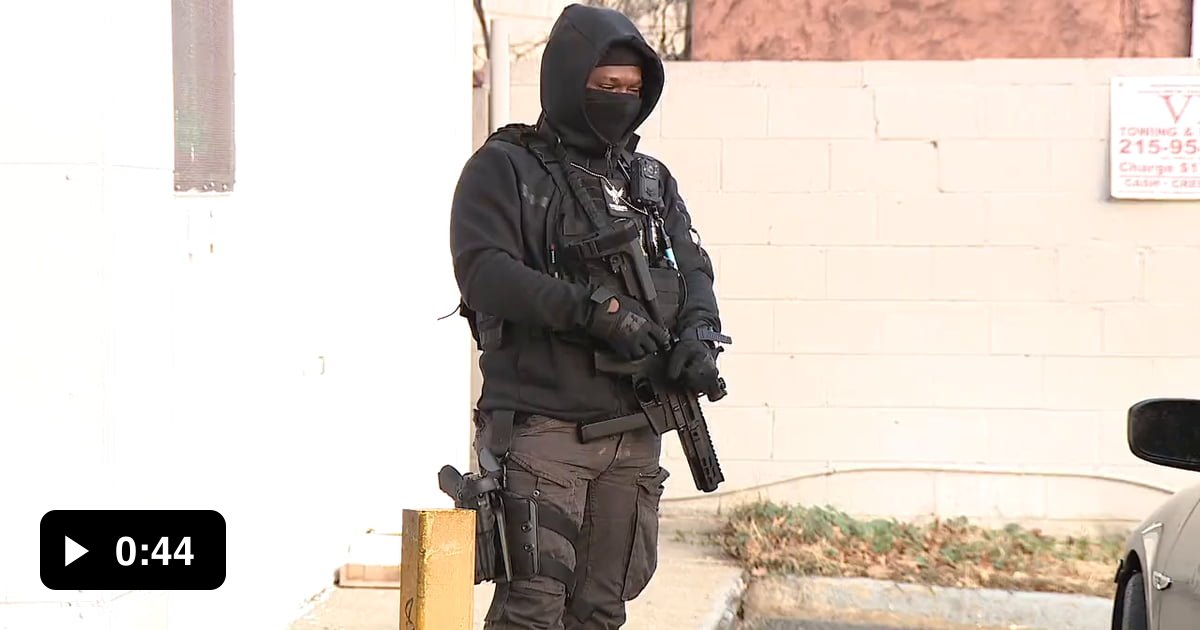 Private armed security are now needed to secure North Philly stores - 9GAG