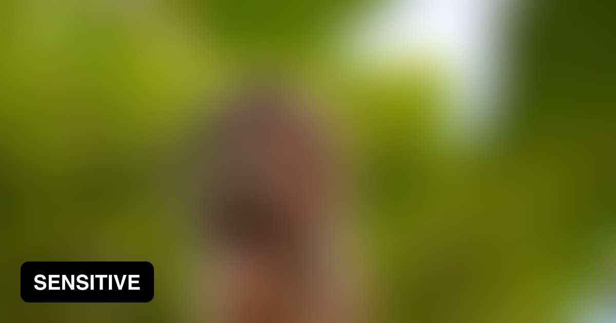 Bikini hottie - 9GAG