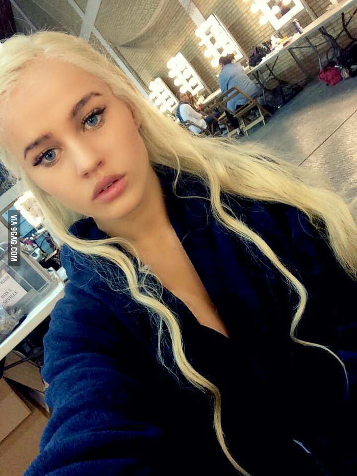 Meet Rosie Mac, Emilia Clarke's (Khaleesi) body double. - 9GAG