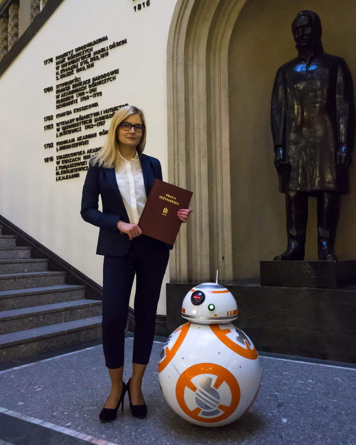 This girl made a real life, fully functional BB-8 as a her master ...