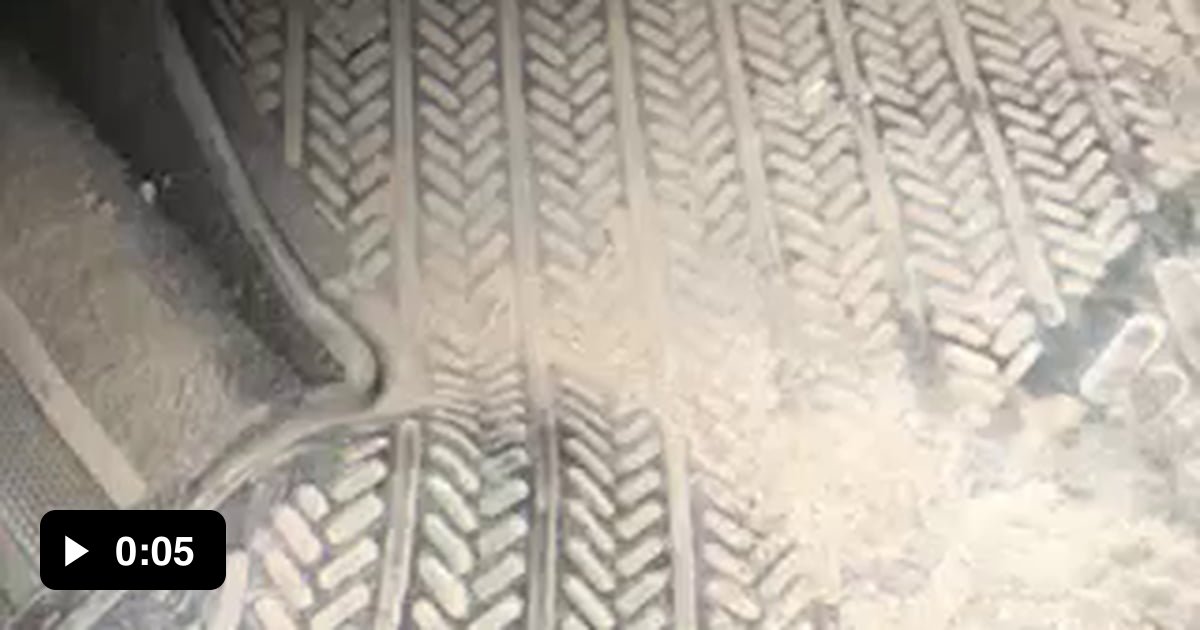 I'm not sure but something is wrong here... - 9GAG