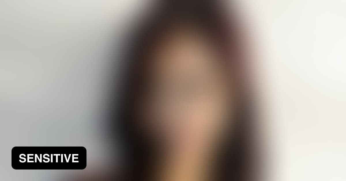 Tzuyu lip bite - 9GAG