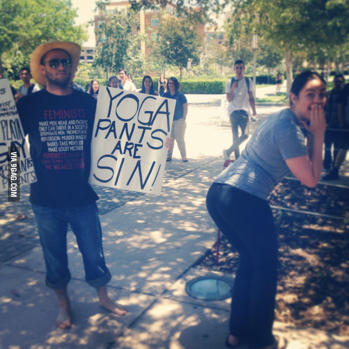 The most ridiculous sign I have ever seen - 9GAG