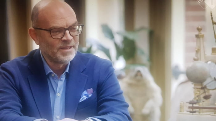 Got a bit distracted during this interview. ALAN! ALAN! ALAN! - 9GAG