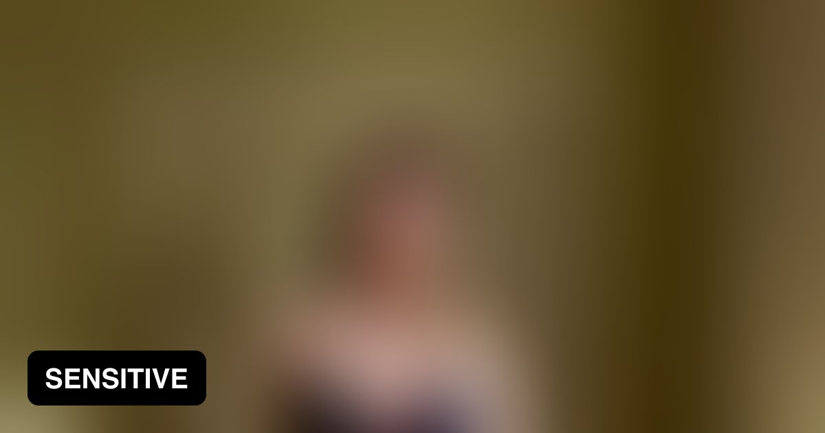 Elsie hewitt in her black bikini - 9GAG