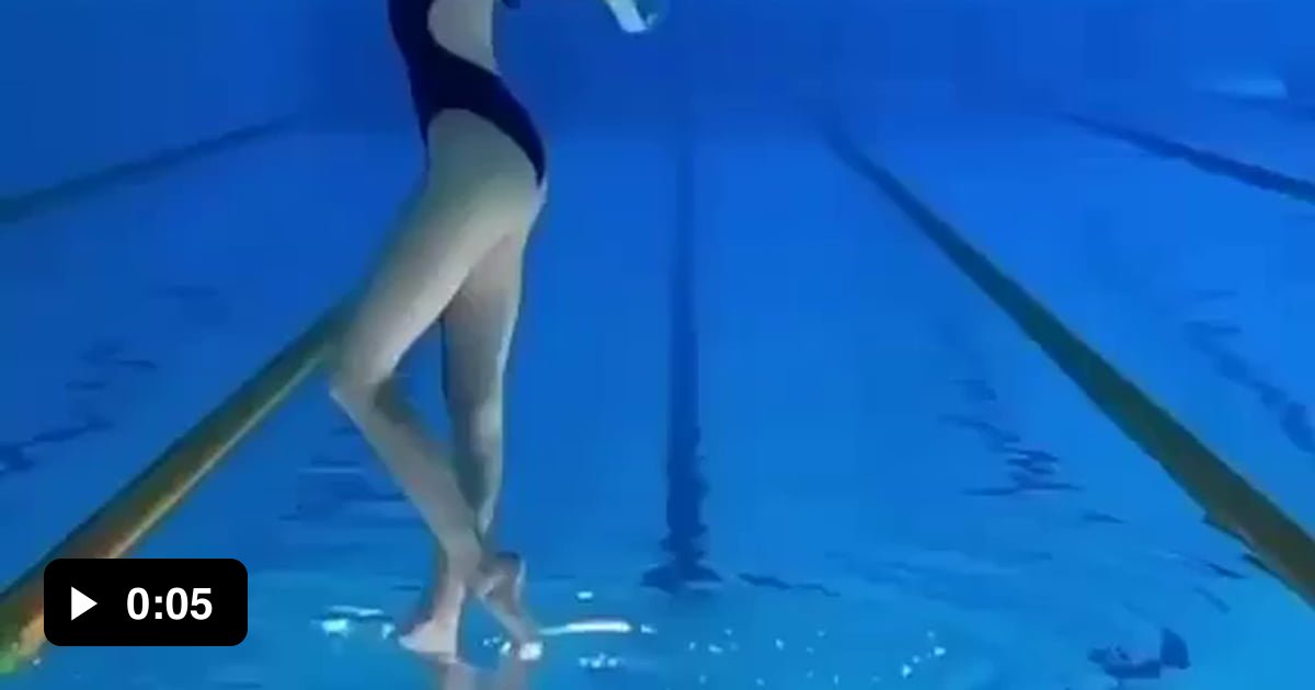 Moonwalk underwater - 9GAG