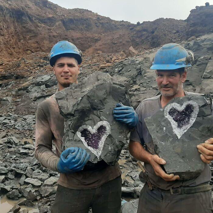 Miners In Uruguay Get Surprised With A Beautiful Heart-Shaped Amethyst ...