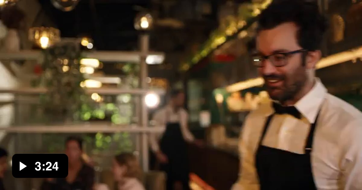 Awkward Birthday celebrations in a restaurant - 9GAG