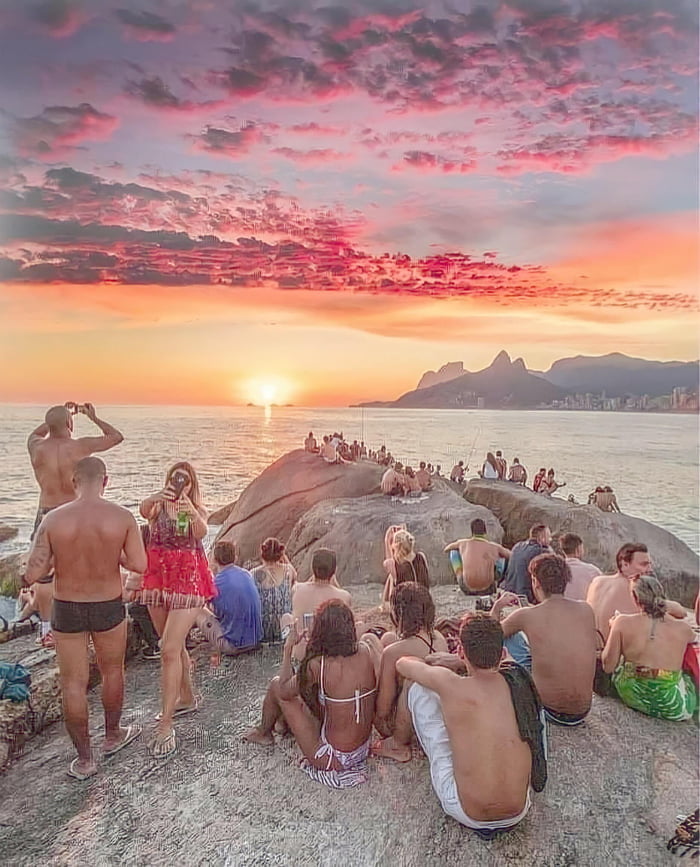 Rio de Janeiro: Arpoador Beach - 9GAG