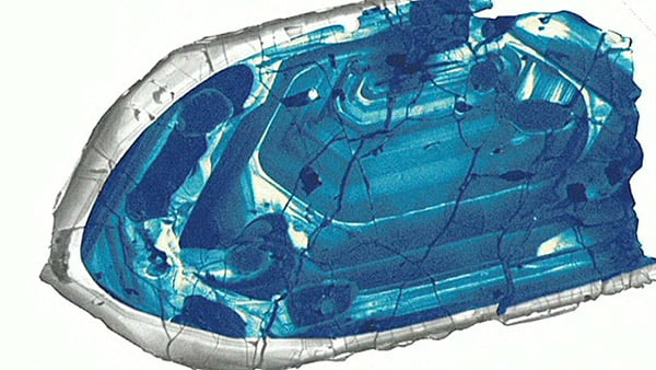 Ancient zircon crystal, the oldest known material formed on Earth ...