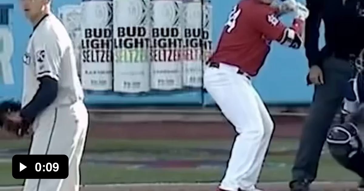 Just sitting here trying to watch some baseball - 9GAG