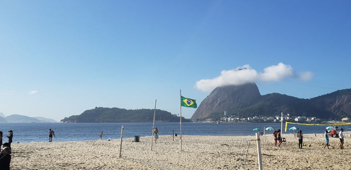 Monday morning in Rio (didn't get rob yet) - 9GAG