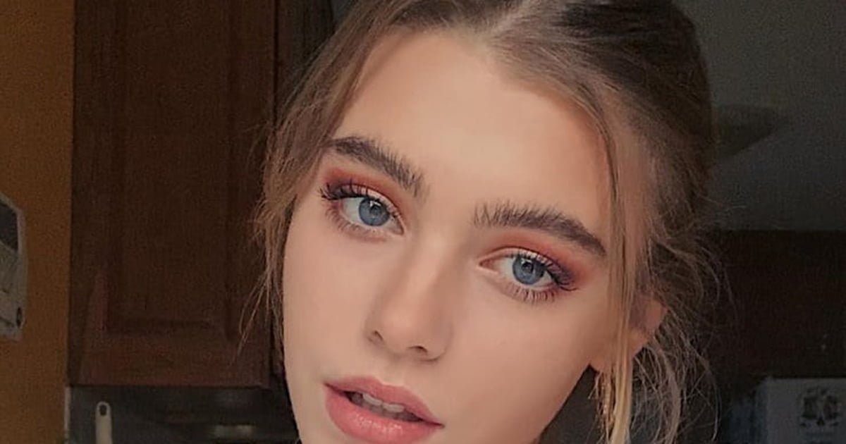 Sarah Abshire - 9GAG