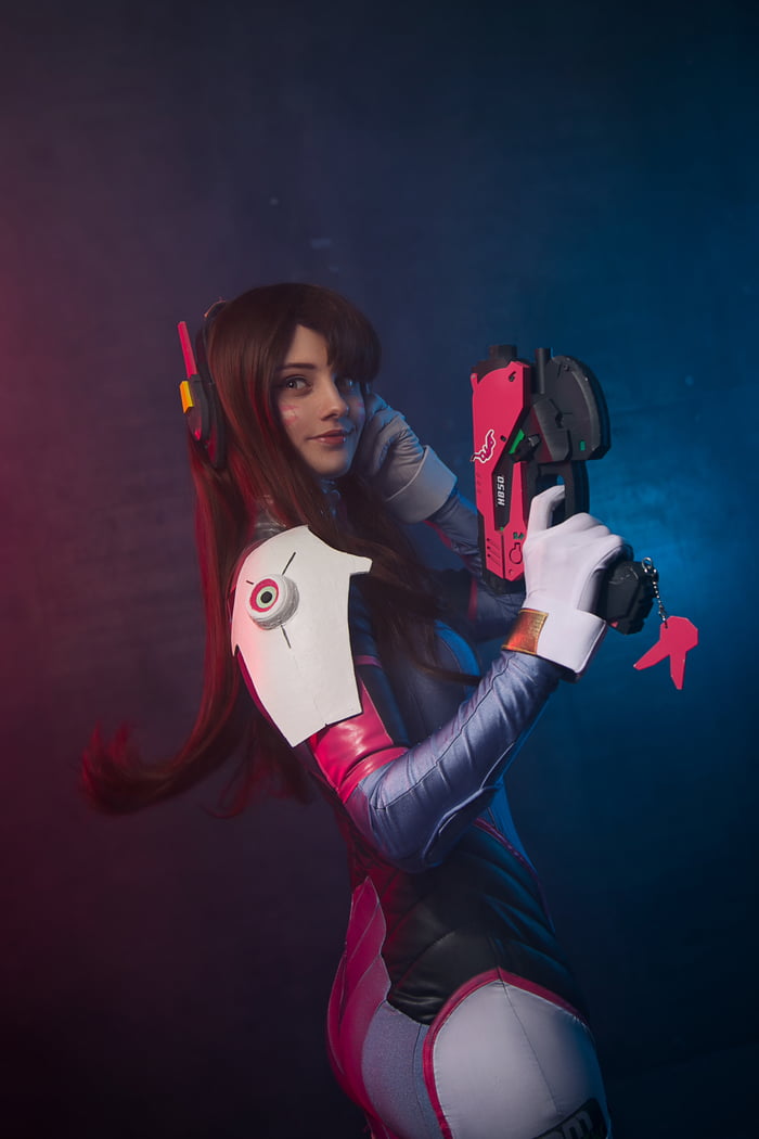 D.Va cosplay by chibiasya - 9GAG