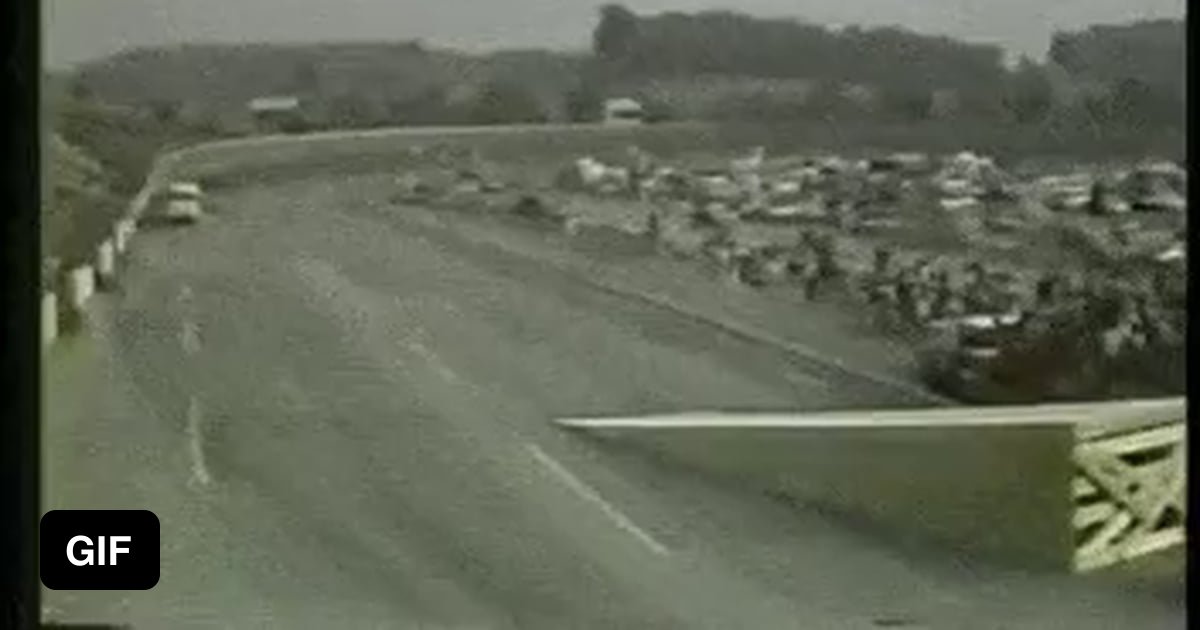 School bus jumping 20 motorcycles - 9GAG
