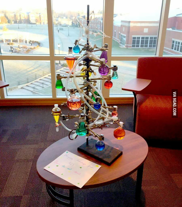 A chemis-tree 🎄 - 9GAG