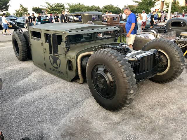 Wanna see something murican? Here's a slammed humvee rat rod dually - 9GAG