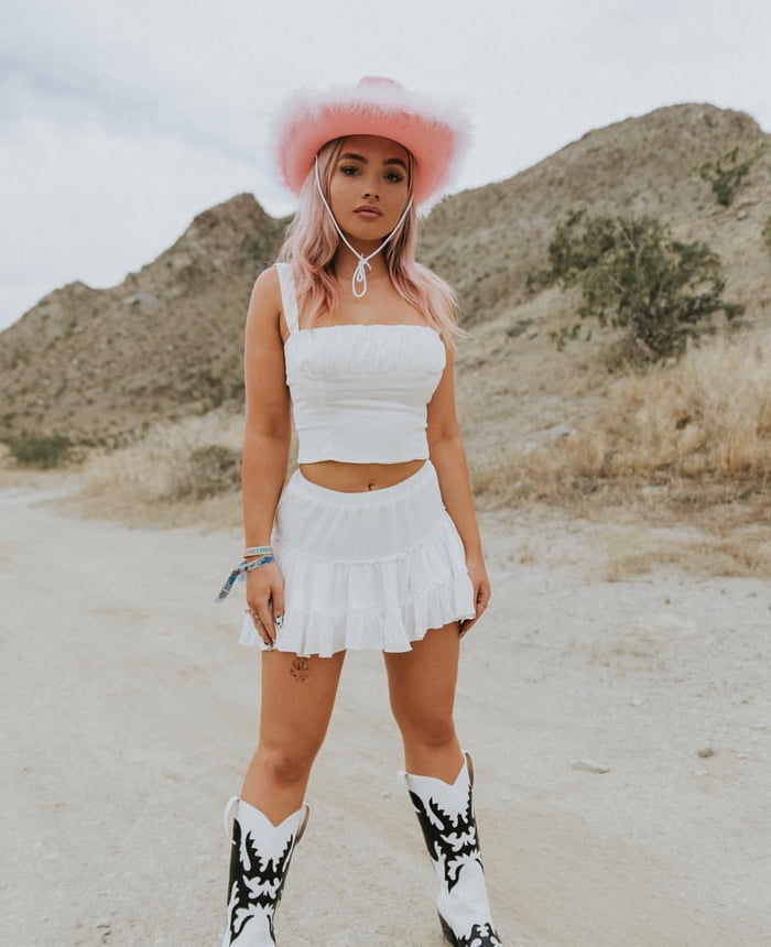 Natalie Alyn Lind...Cowgirl or Reverse Cowgirl - 9GAG