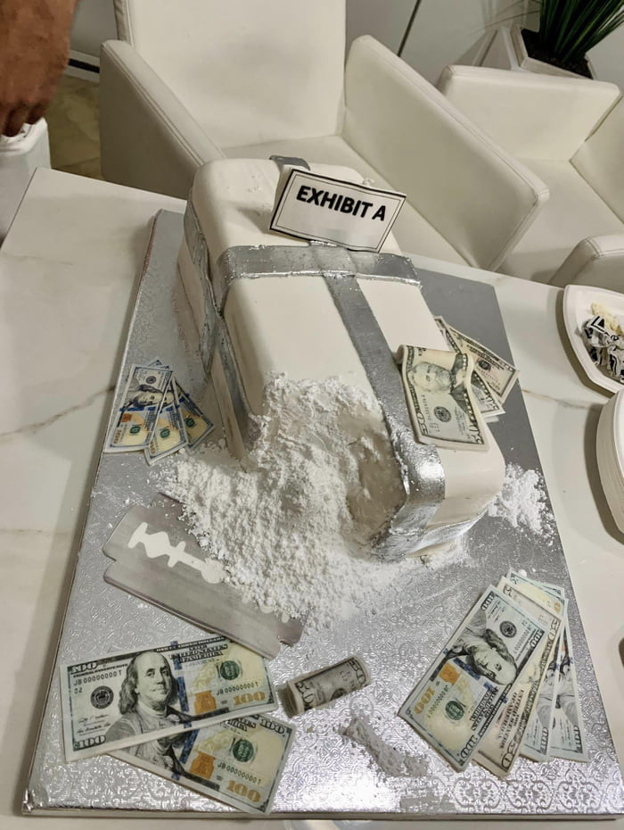 Cocaine cake at a birthday party - 9GAG