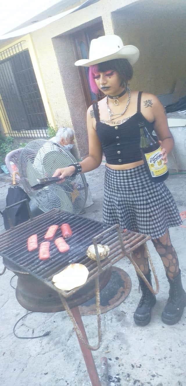 E-gurl (insert Mexican filter) - 9GAG