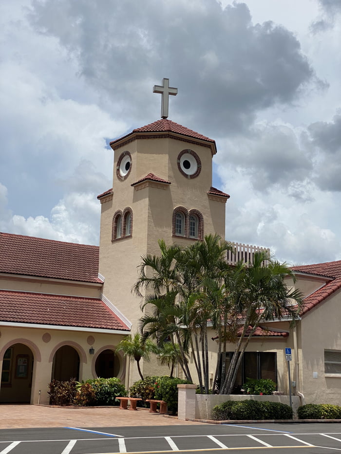 Derpy seagull church. Does that count?! - 9GAG
