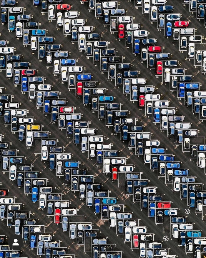 This practically perfect car park - 9GAG
