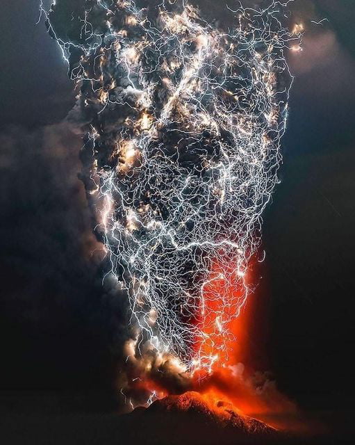 The best photo I’ve ever seen of volcanic lightning. The “dirty ...