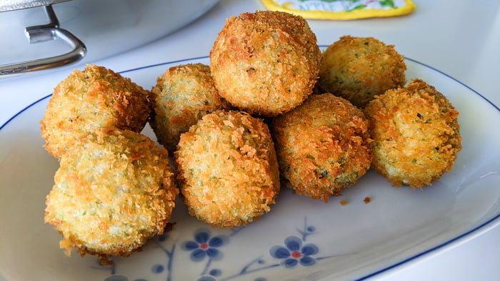 Stuffed Fried Rice Balls - 9GAG