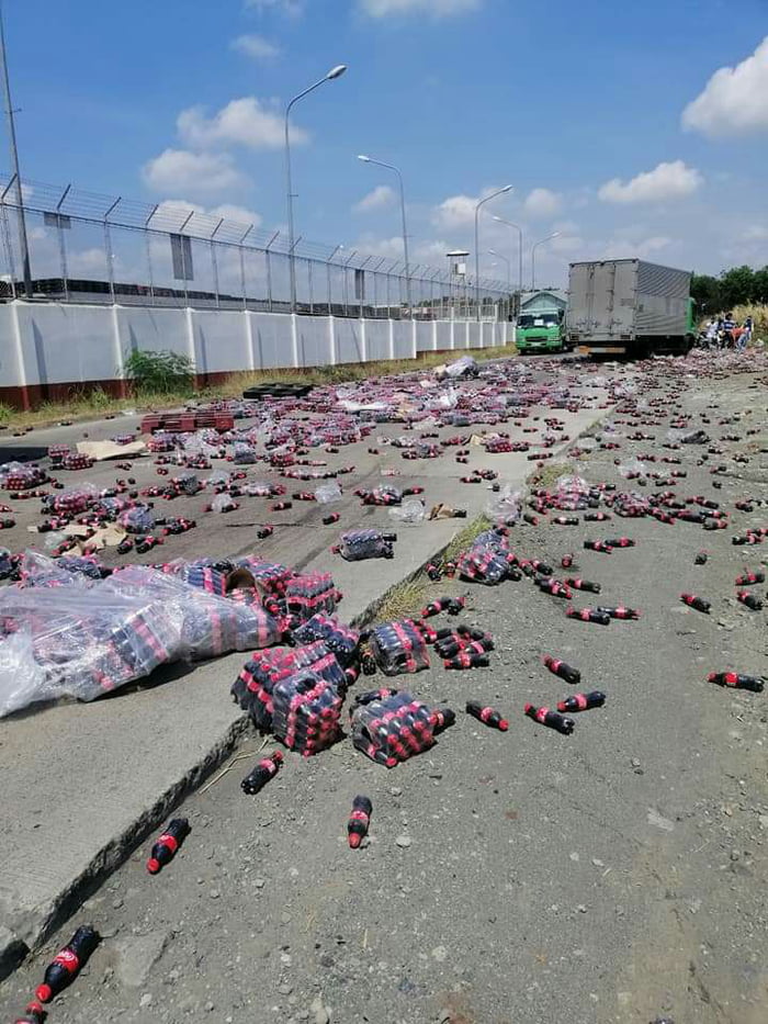 This is probably the worst coke bust that I've seen in a while. - 9GAG