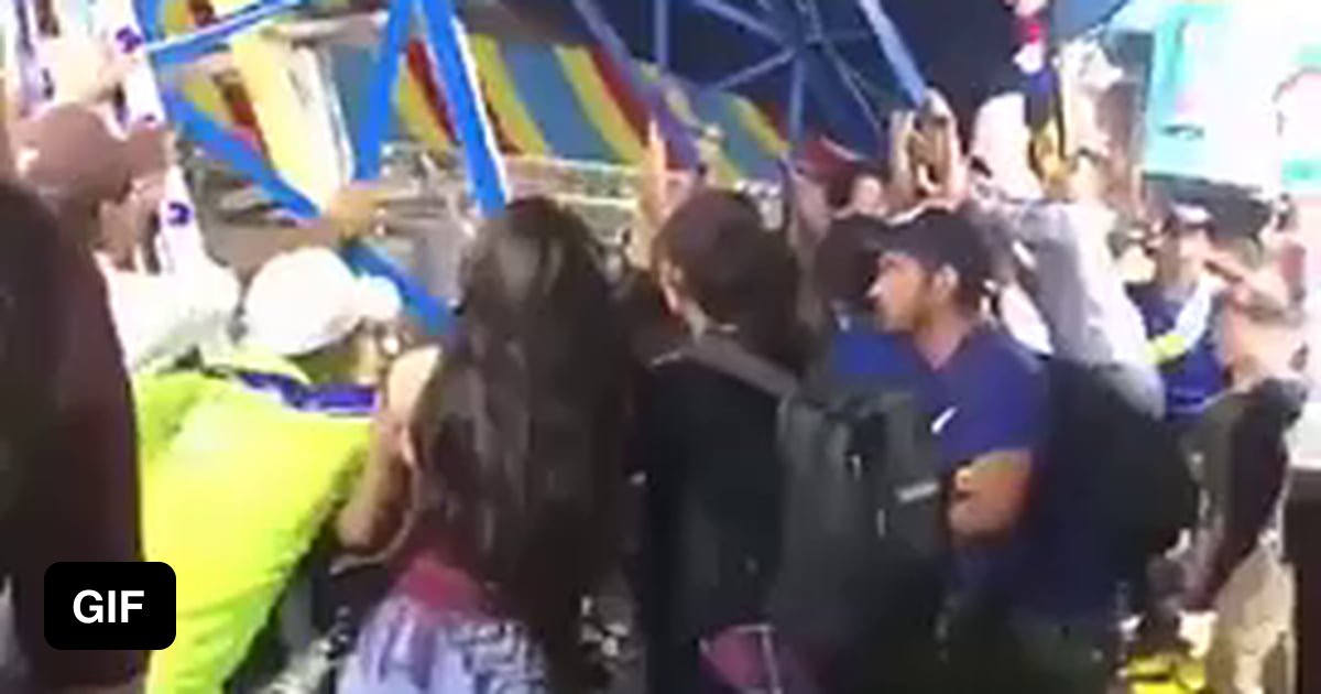 One of the rides at a fair in Durango, MX started to tip over.... super ...