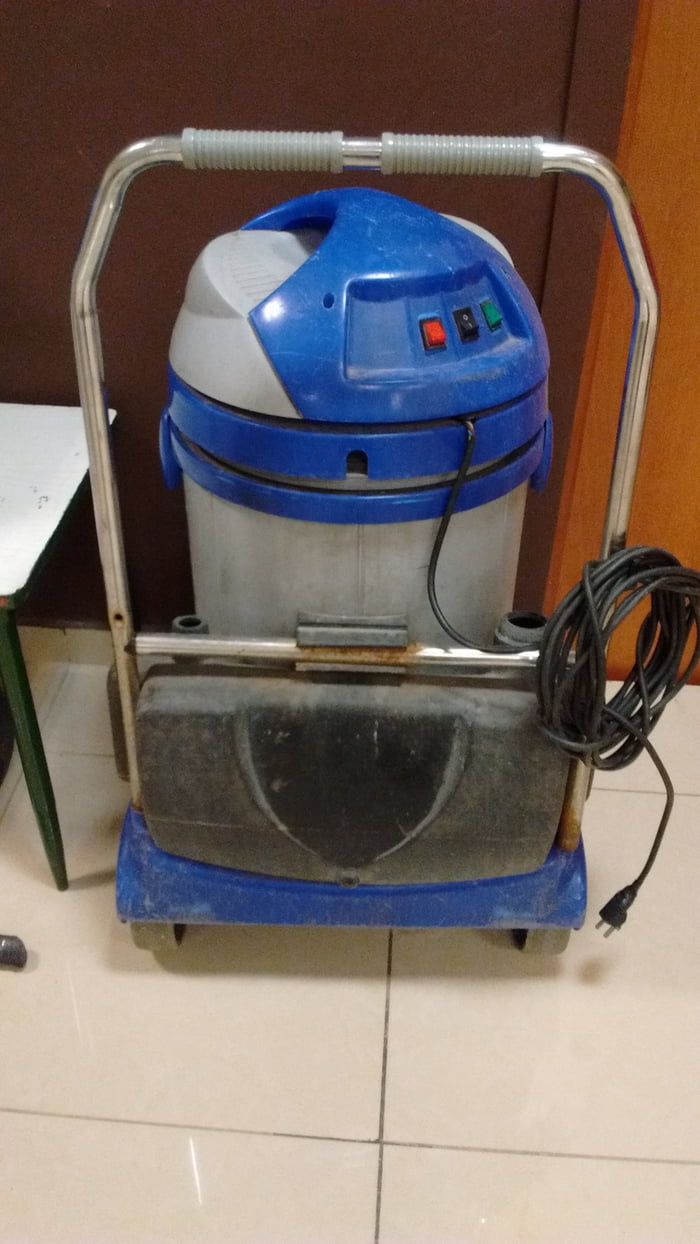 This washing machine looks like R2-D2 - 9GAG