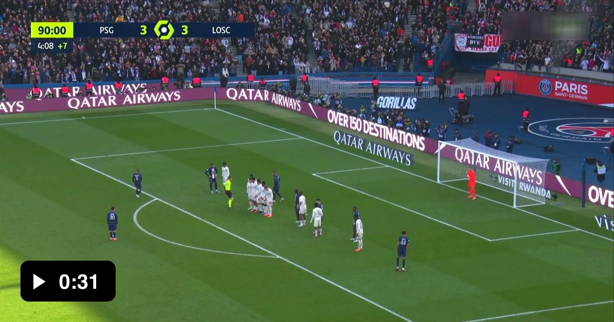 PSG 4 - 3 Lille. Lionel Messi free kick 90+5' - 9GAG