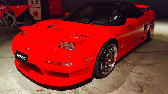 Honda NSX-R. more pics in comments - 9GAG
