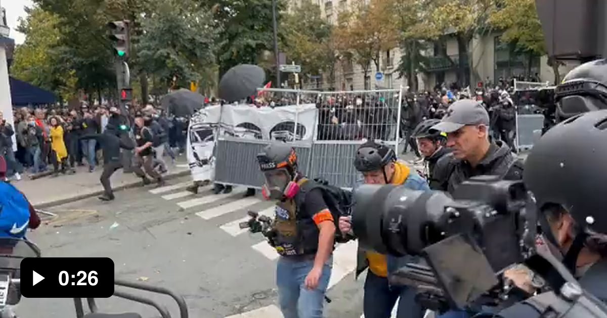 General strike in France. Demonstration in Paris. Images from Clément ...
