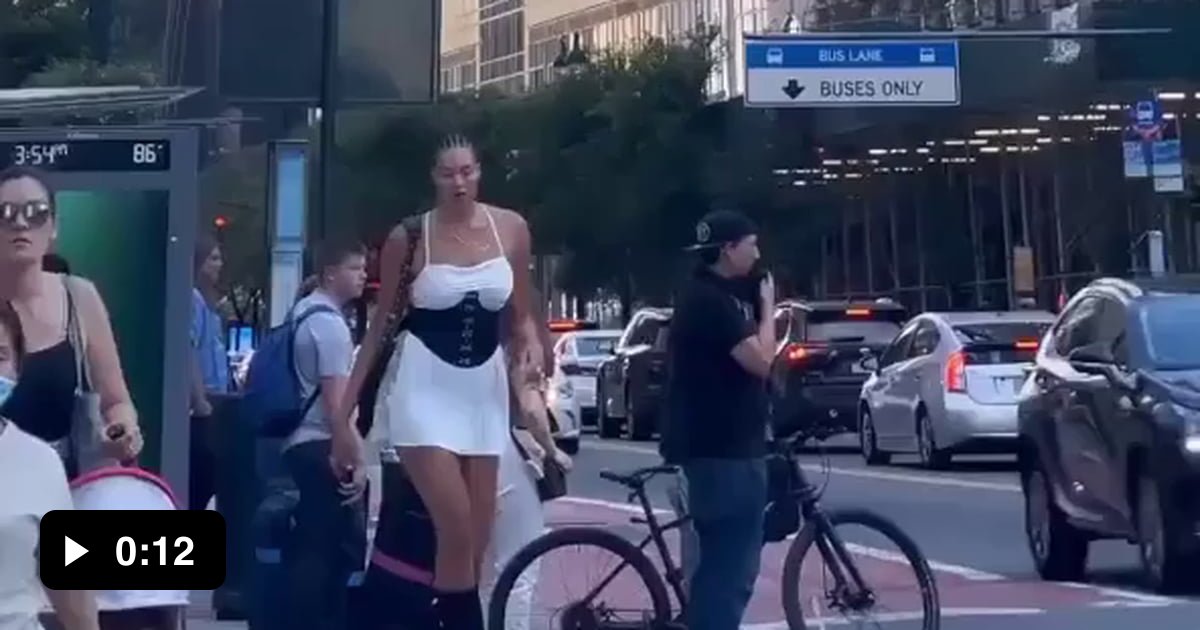 Absolute unit of a WOMAN - 9GAG