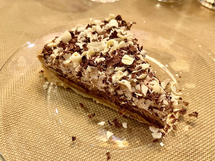 Queen Elizabeth II’s favorite dessert, Chocolate Perfection Pie - 9GAG
