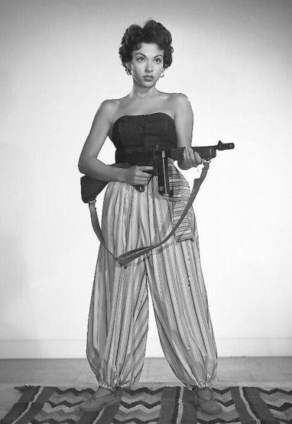 Rita Moreno in El Alamein (1953) - 9GAG