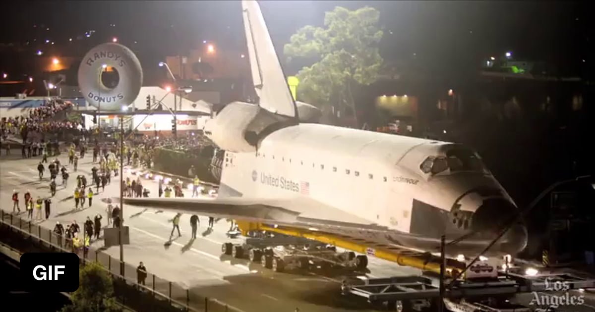 Time-lapse of the Space Shuttle Endeavor being moved through LA to its ...