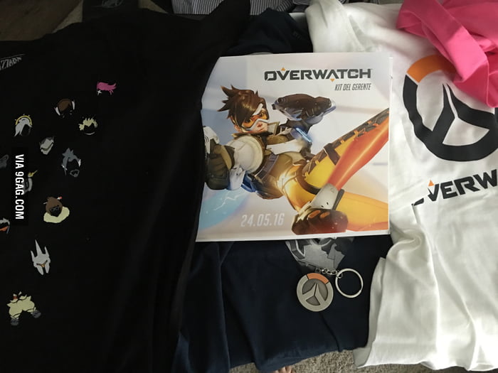 Blizzard send a lot of overwatch stuff for free! - 9GAG